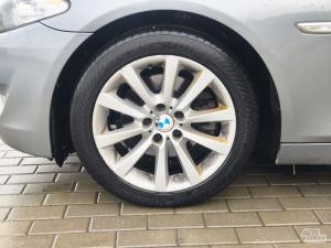Pelēks BMW 520 2010 Viļņa, ar dzinēja tilpumu 2.00 L un nobraukumu 287 tūkst. km par 7450 €, foto 36 vietnē AUTOMOTO.COM.LV
