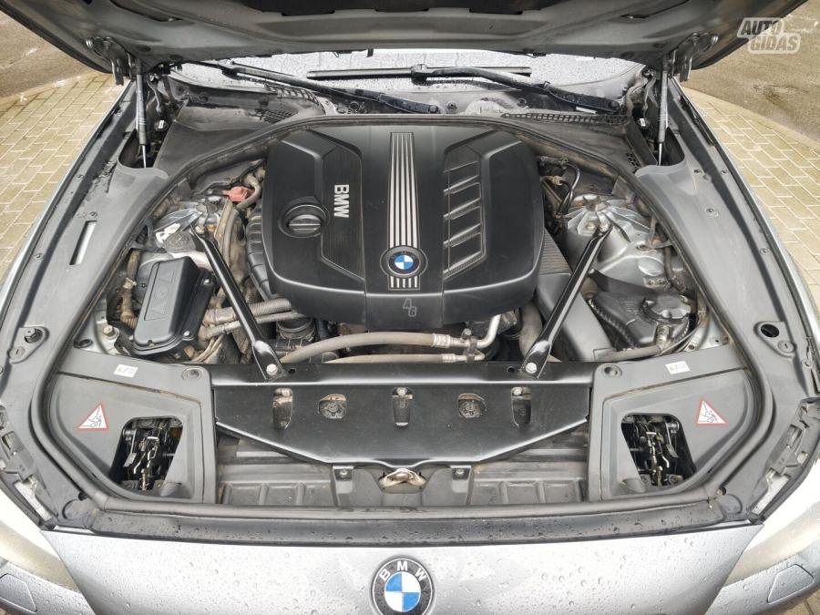 Grey BMW 520 2010 in Vilnius, with an engine capacity of 2.00 L and mileage of 287 thousand km for 7450 €, photo 34 on AUTOMOTO.COM.LV