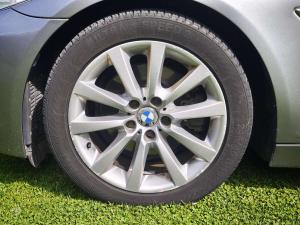 Pelēks BMW 520 2010 Viļņa, ar dzinēja tilpumu 2.00 L un nobraukumu 289 tūkst. km par 5999 €, foto 14 vietnē AUTOMOTO.COM.LV