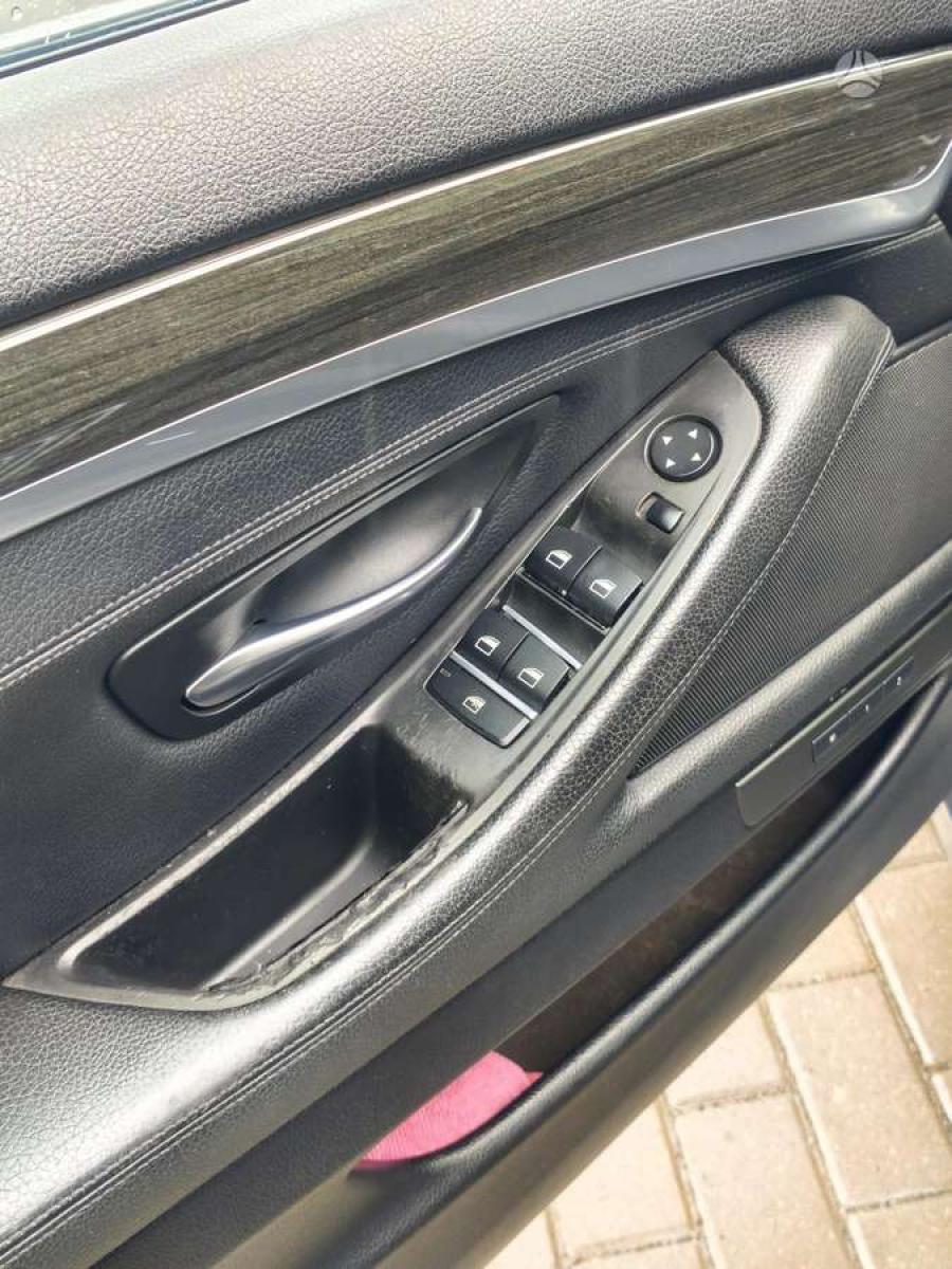 Pelēks BMW 520 2010 Viļņa, ar dzinēja tilpumu 2.00 L un nobraukumu 289 tūkst. km par 5999 €, foto 24 vietnē AUTOMOTO.COM.LV