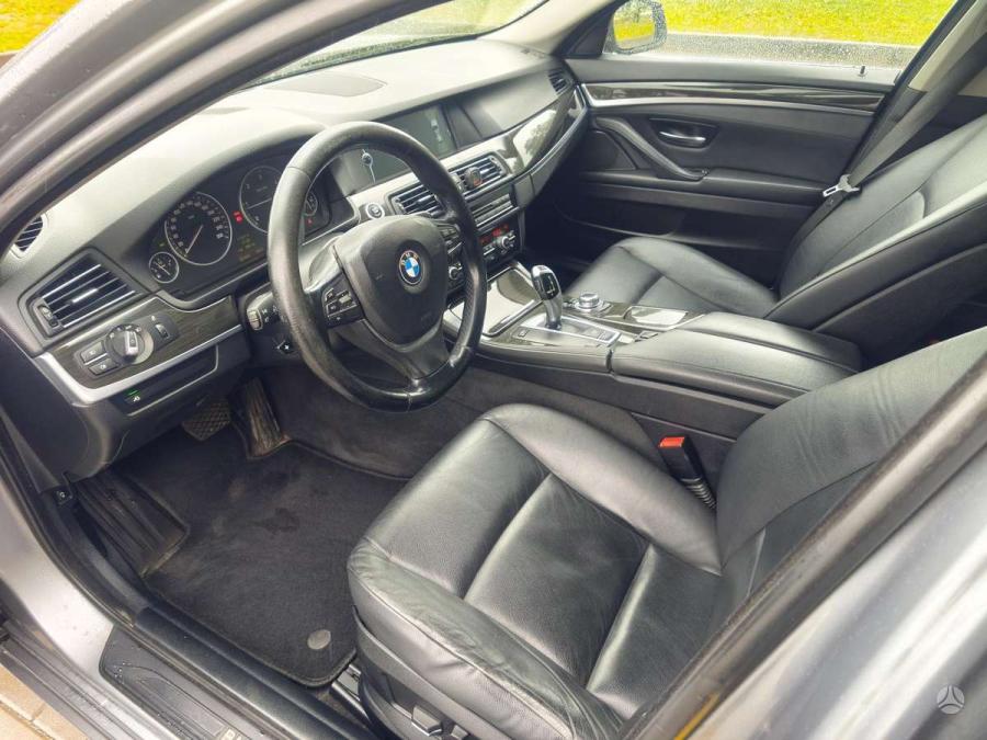 Pelēks BMW 520 2010 Viļņa, ar dzinēja tilpumu 2.00 L un nobraukumu 289 tūkst. km par 5999 €, foto 27 vietnē AUTOMOTO.COM.LV
