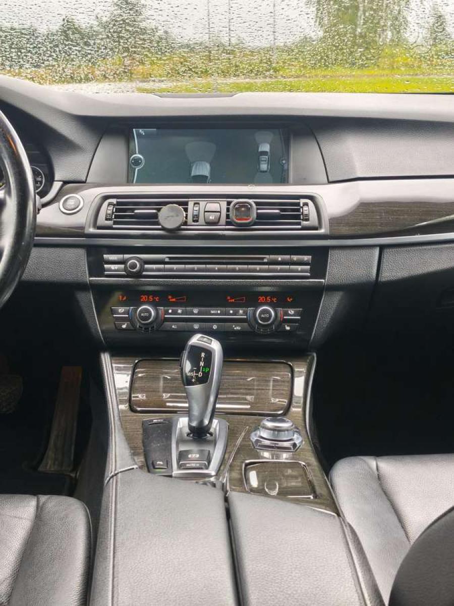 Pelēks BMW 520 2010 Viļņa, ar dzinēja tilpumu 2.00 L un nobraukumu 289 tūkst. km par 5999 €, foto 34 vietnē AUTOMOTO.COM.LV