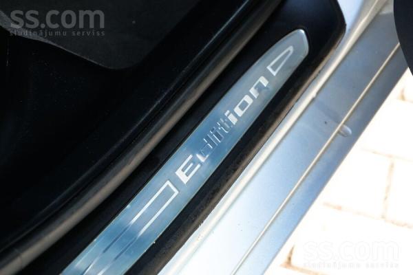 Grey BMW 520 2010 in Riga, with an engine capacity of 2.00 L and mileage of 310 thousand km for 5790 €, photo 7 on AUTOMOTO.COM.LV