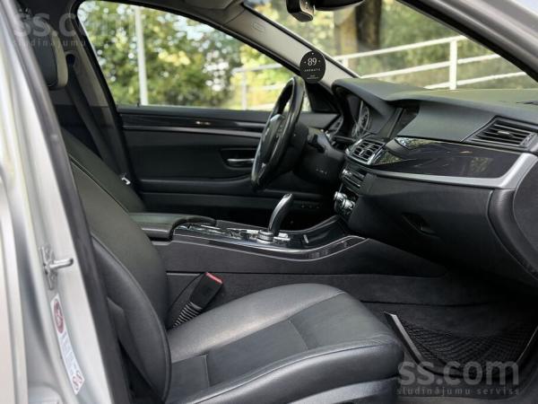 Pelēks BMW 520 2010 Rīga, ar dzinēja tilpumu 2.00 L un nobraukumu 303 tūkst. km par 6350 €, foto 7 vietnē AUTOMOTO.COM.LV