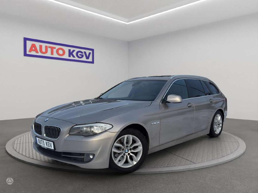 Grey BMW 520 2011 in Kaunas, with an engine capacity of 2.00 L and mileage of 353 thousand km for 8999 €, photo 1 on AUTOMOTO.COM.LV
