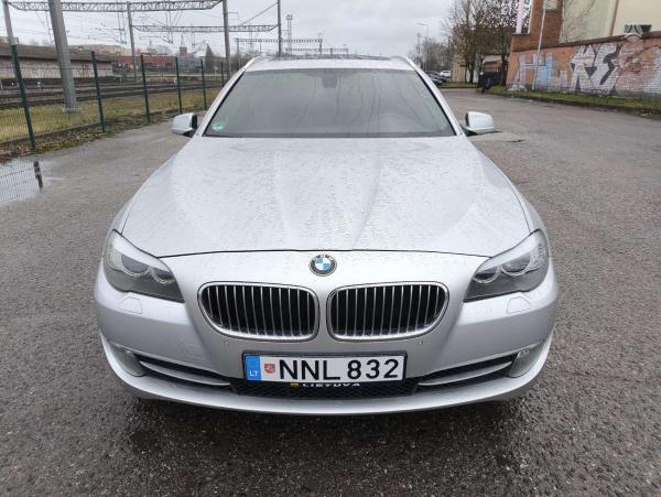 Grey BMW 520 2011 in Siauliai, with an engine capacity of 2.00 L and mileage of 328 thousand km for 7950 €, photo 1 on AUTOMOTO.COM.LV