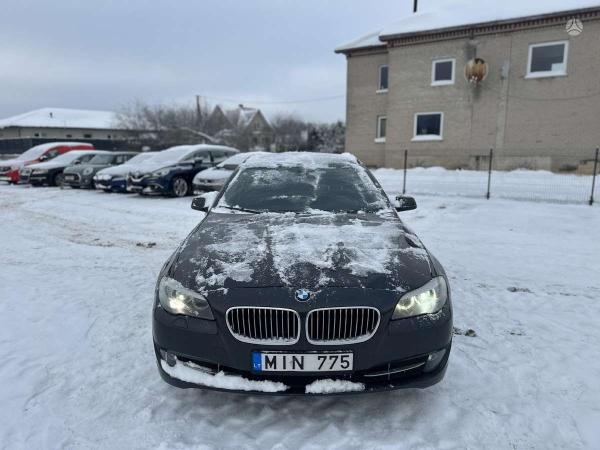 Grey BMW 520 2011 in Vilnius, with an engine capacity of 2.00 L and mileage of 281 thousand km for 6950 €, photo 1 on AUTOMOTO.COM.LV