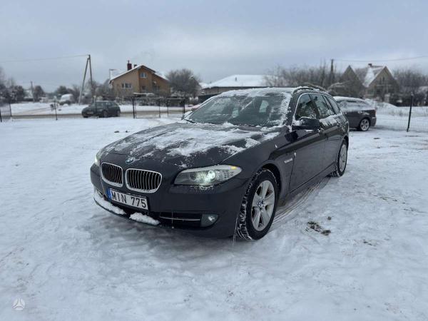Grey BMW 520 2011 in Vilnius, with an engine capacity of 2.00 L and mileage of 281 thousand km for 6950 €, photo 3 on AUTOMOTO.COM.LV