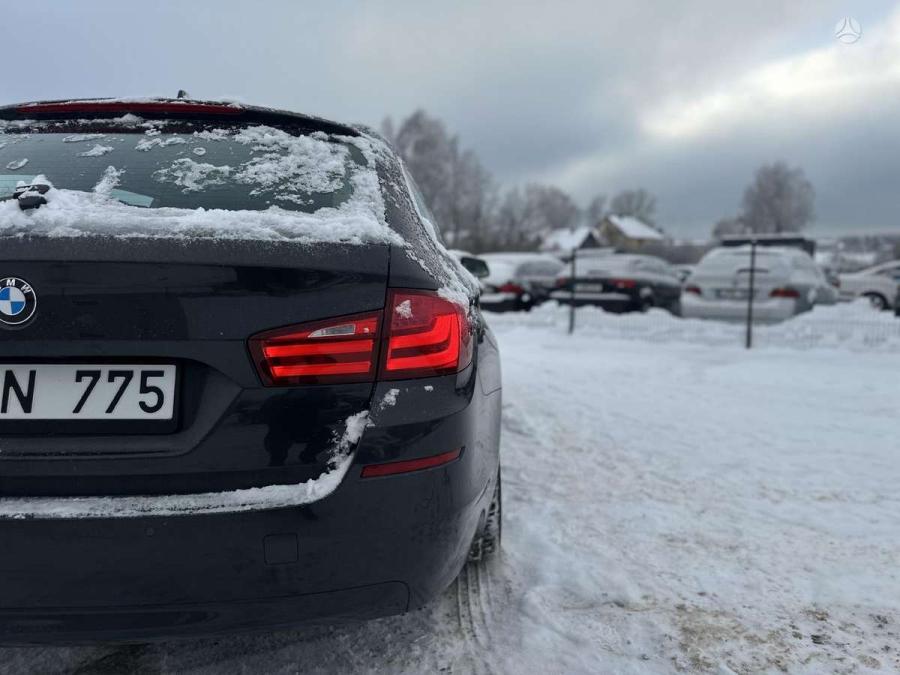 Pelēks BMW 520 2011 Viļņa, ar dzinēja tilpumu 2.00 L un nobraukumu 281 tūkst. km par 6950 €, foto 6 vietnē AUTOMOTO.COM.LV