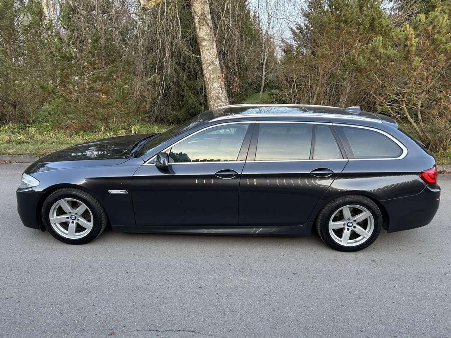 Grey BMW 520 2011 in Kelme, with an engine capacity of 2.00 L and mileage of 293 thousand km for 8550 €, photo 2 on AUTOMOTO.COM.LV