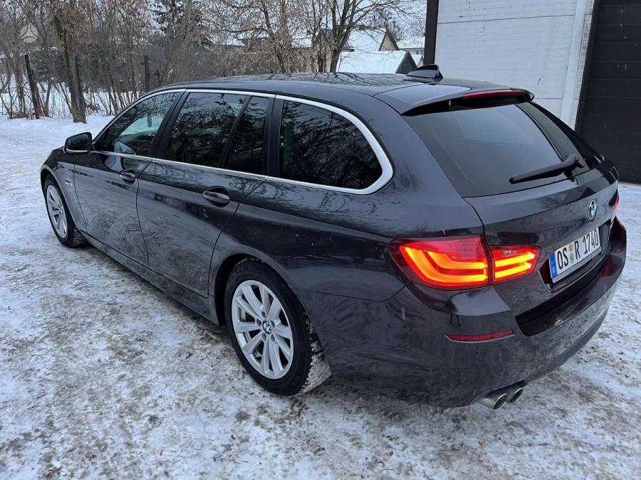 Grey BMW 520 2011 in Kaunas, with an engine capacity of 2.00 L and mileage of 300 thousand km for 6950 €, photo 4 on AUTOMOTO.COM.LV