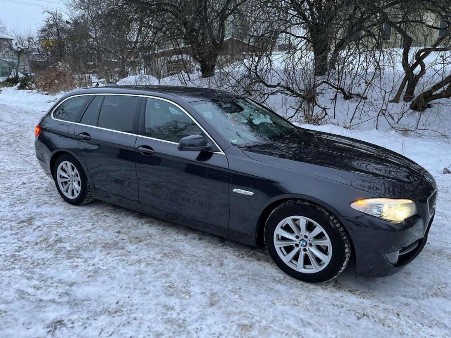Grey BMW 520 2011 in Kaunas, with an engine capacity of 2.00 L and mileage of 300 thousand km for 6950 €, photo 7 on AUTOMOTO.COM.LV