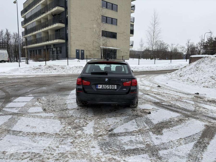 Grey BMW 520 2011 in Vilnius, with an engine capacity of 2.00 L and mileage of 330 thousand km for 5400 €, photo 12 on AUTOMOTO.COM.LV
