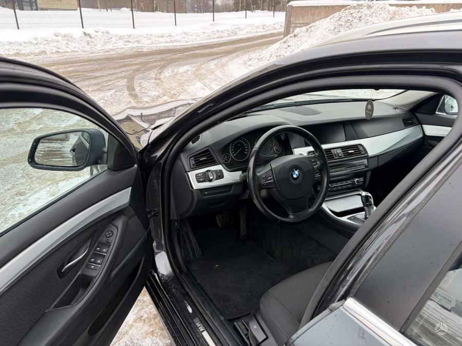 Grey BMW 520 2011 in Vilnius, with an engine capacity of 2.00 L and mileage of 330 thousand km for 5400 €, photo 15 on AUTOMOTO.COM.LV