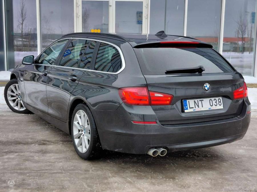 Grey BMW 520 2011 in Vilnius, with an engine capacity of 2.00 L and mileage of 312 thousand km for 7500 €, photo 4 on AUTOMOTO.COM.LV