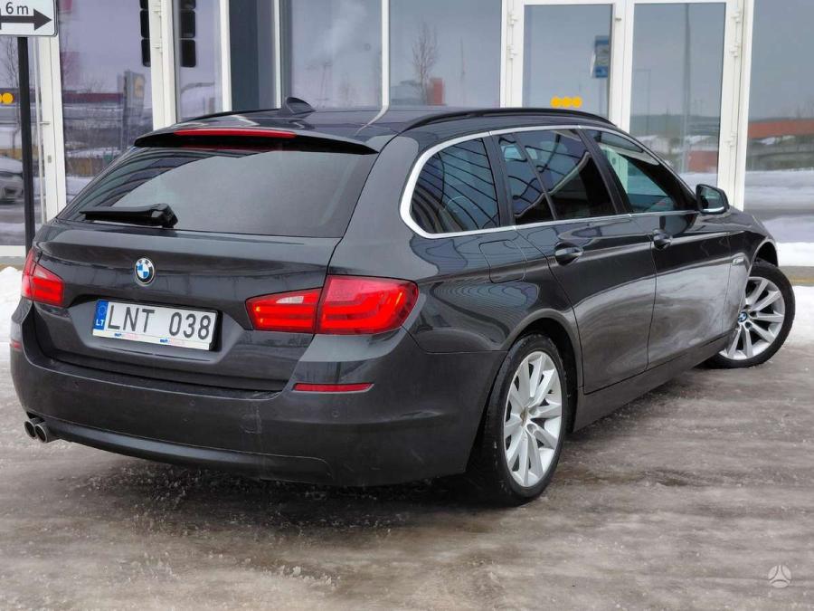 Grey BMW 520 2011 in Vilnius, with an engine capacity of 2.00 L and mileage of 312 thousand km for 7500 €, photo 6 on AUTOMOTO.COM.LV