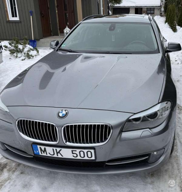 Grey BMW 520 2011 in Utena, with an engine capacity of 2.00 L and mileage of 245 thousand km for 6900 €, photo 1 on AUTOMOTO.COM.LV