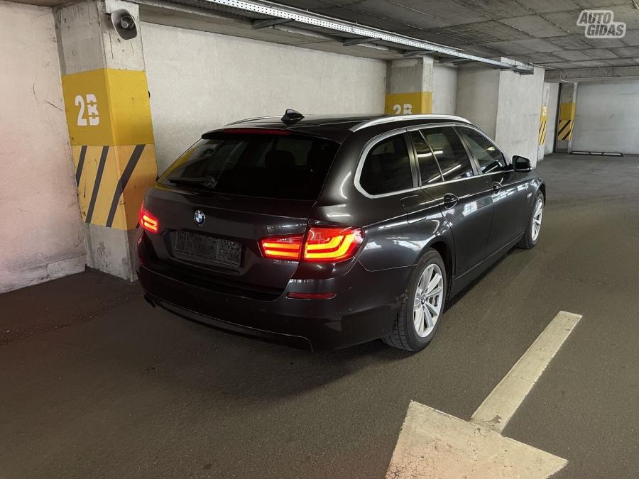 Grey BMW 520 2011 in Vilnius, with an engine capacity of 2.00 L and mileage of 200 thousand km for 6390 €, photo 3 on AUTOMOTO.COM.LV