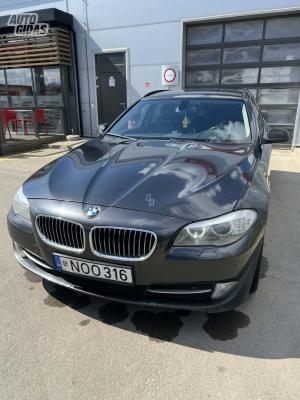 Pelēks BMW 520 2011 Panevēža, ar dzinēja tilpumu 2.00 L un nobraukumu 399 tūkst. km par 7450 €, foto  vietnē AUTOMOTO.COM.LV