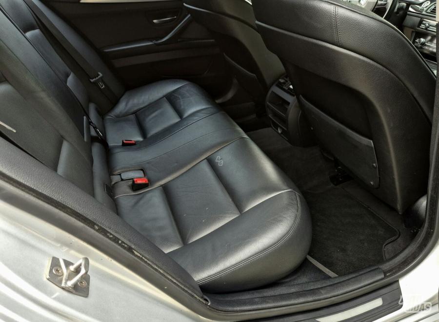 Grey BMW 520 2011 in Kaunas, with an engine capacity of 2.00 L and mileage of 283 thousand km for 6600 €, photo 21 on AUTOMOTO.COM.LV