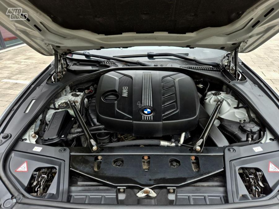 Grey BMW 520 2011 in Kaunas, with an engine capacity of 2.00 L and mileage of 283 thousand km for 6600 €, photo 24 on AUTOMOTO.COM.LV