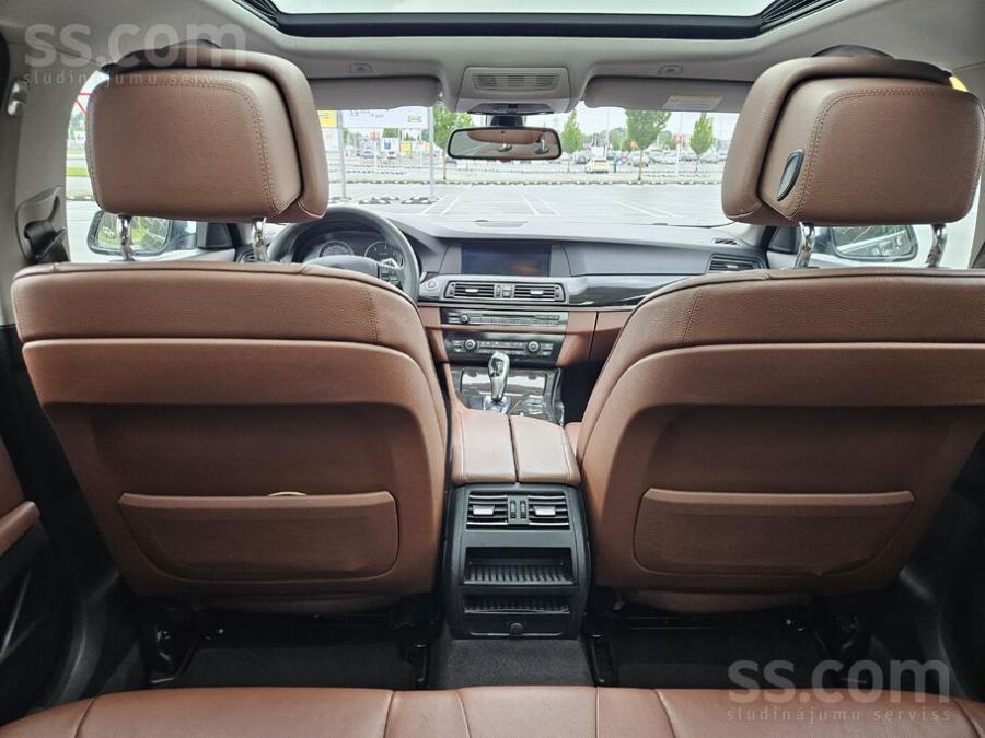 Grey BMW 520 2011 in Riga, with an engine capacity of 2.00 L and mileage of 405 thousand km for 9000 €, photo 15 on AUTOMOTO.COM.LV