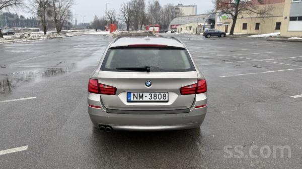 Grey BMW 520 2011 in Riga, with an engine capacity of 2.00 L and mileage of 326 thousand km for 5890 €, photo 4 on AUTOMOTO.COM.LV