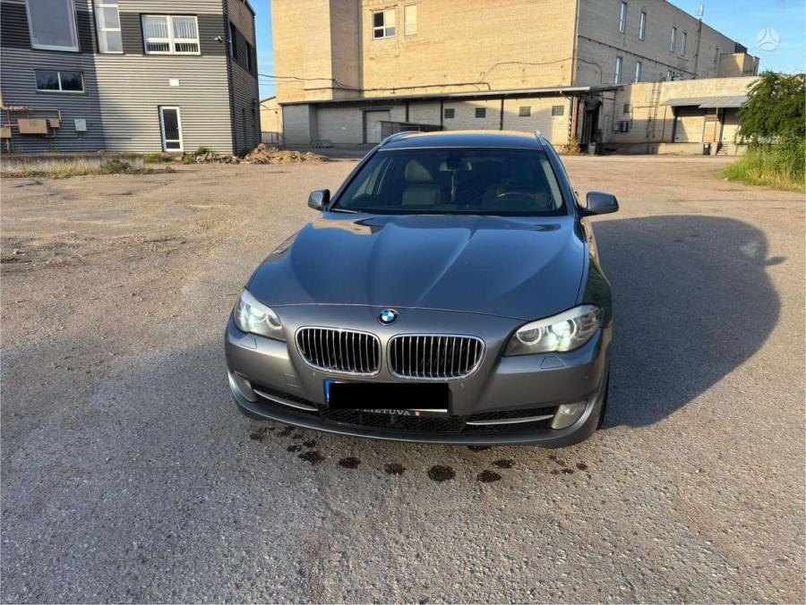 Pelēks BMW 520 2011 Šauļi, ar dzinēja tilpumu 2.00 L un nobraukumu 355 tūkst. km par 7299 €, foto 3 vietnē AUTOMOTO.COM.LV