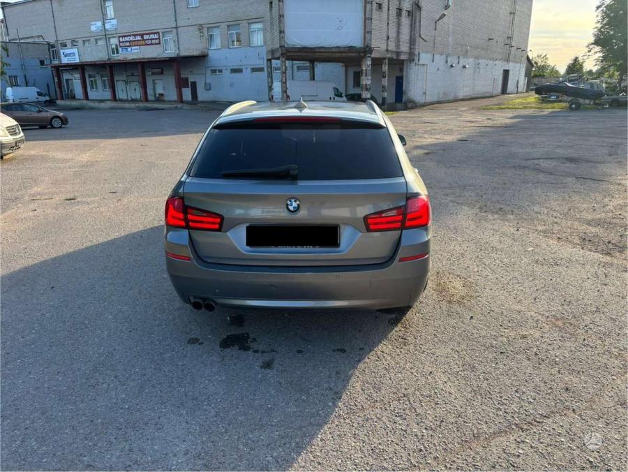 Pelēks BMW 520 2011 Šauļi, ar dzinēja tilpumu 2.00 L un nobraukumu 355 tūkst. km par 7299 €, foto 6 vietnē AUTOMOTO.COM.LV