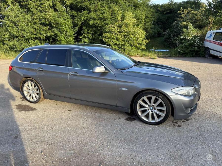 Pelēks BMW 520 2011 Šauļi, ar dzinēja tilpumu 2.00 L un nobraukumu 355 tūkst. km par 7299 €, foto 8 vietnē AUTOMOTO.COM.LV