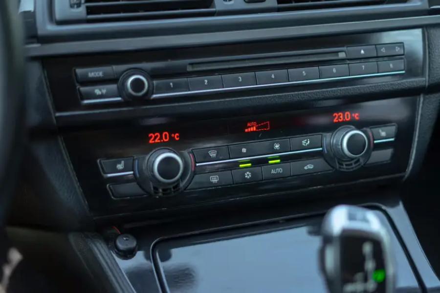 Серый БМВ 520 2011 в Лиепая, объемом двигателя 2.00 л и пробегом 375 тыс. км за 7800 €, фото 15 на AUTOMOTO.COM.LV