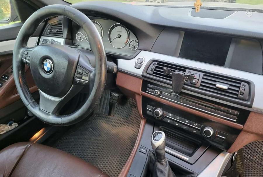 Pelēks BMW 520 2011 Kauņa, ar dzinēja tilpumu 2.00 L un nobraukumu 395 tūkst. km par 3800 €, foto 9 vietnē AUTOMOTO.COM.LV