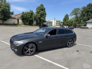 Pelēks BMW 520 2011 Viļņa, ar dzinēja tilpumu 2.00 L un nobraukumu 389 tūkst. km par 5800 €, foto 3 vietnē AUTOMOTO.COM.LV