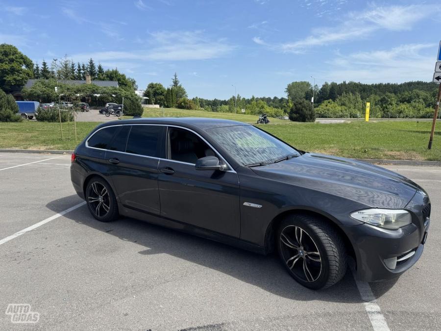 Pelēks BMW 520 2011 Viļņa, ar dzinēja tilpumu 2.00 L un nobraukumu 389 tūkst. km par 5800 €, foto 4 vietnē AUTOMOTO.COM.LV