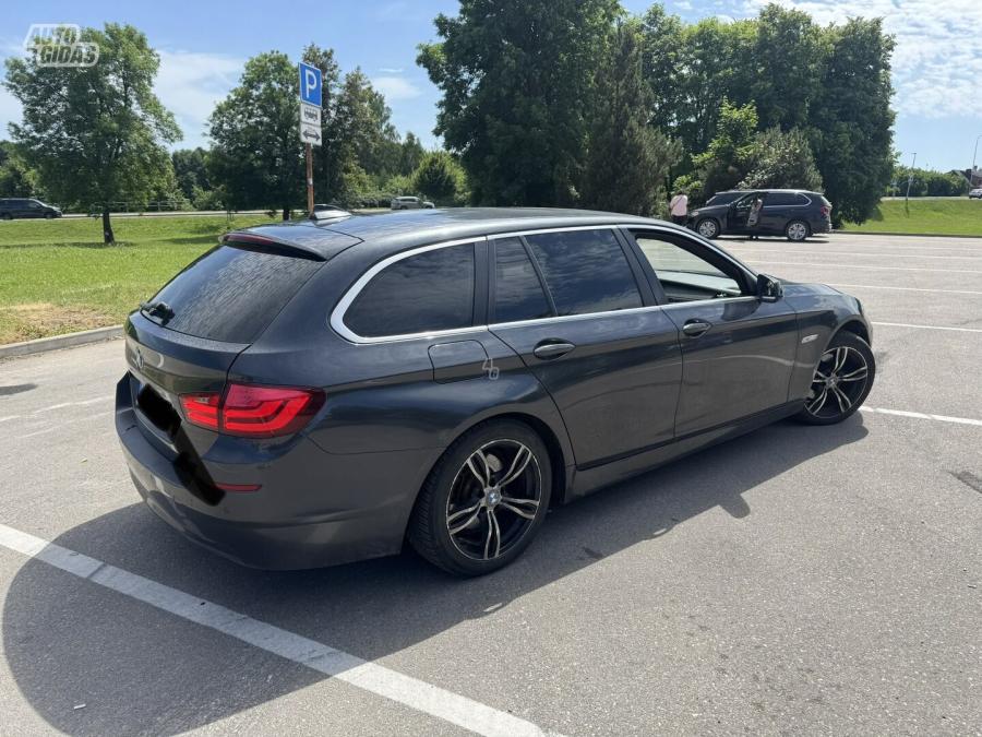 Pelēks BMW 520 2011 Viļņa, ar dzinēja tilpumu 2.00 L un nobraukumu 389 tūkst. km par 5800 €, foto 5 vietnē AUTOMOTO.COM.LV
