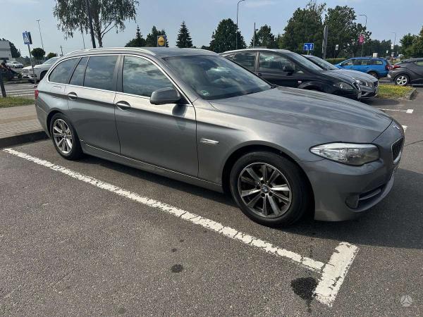 Pelēks BMW 520 2011 Viļņa, ar dzinēja tilpumu 2.00 L un nobraukumu 385 tūkst. km par 3200 €, foto 4 vietnē AUTOMOTO.COM.LV