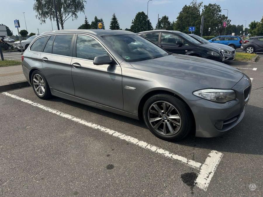 Grey BMW 520 2011 in Vilnius, with an engine capacity of 2.00 L and mileage of 385 thousand km for 3200 €, photo 5 on AUTOMOTO.COM.LV