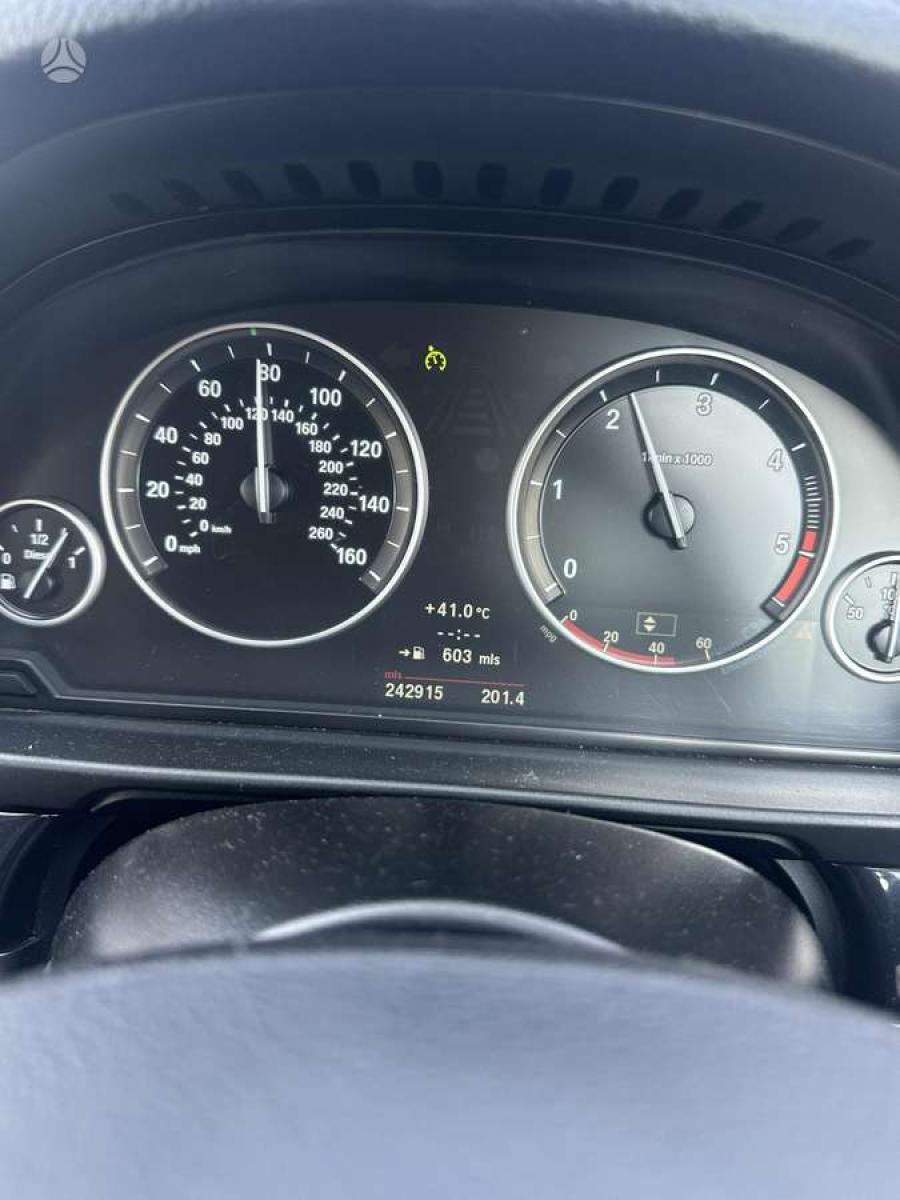 Grey BMW 520 2011 in Vilnius, with an engine capacity of 2.00 L and mileage of 385 thousand km for 3200 €, photo 9 on AUTOMOTO.COM.LV