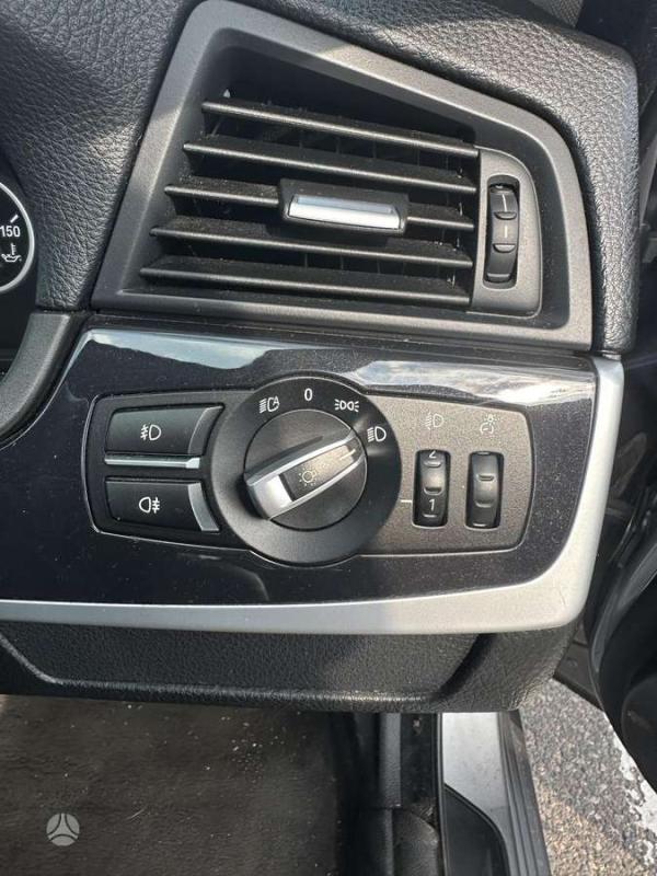 Pelēks BMW 520 2011 Viļņa, ar dzinēja tilpumu 2.00 L un nobraukumu 385 tūkst. km par 3200 €, foto 9 vietnē AUTOMOTO.COM.LV