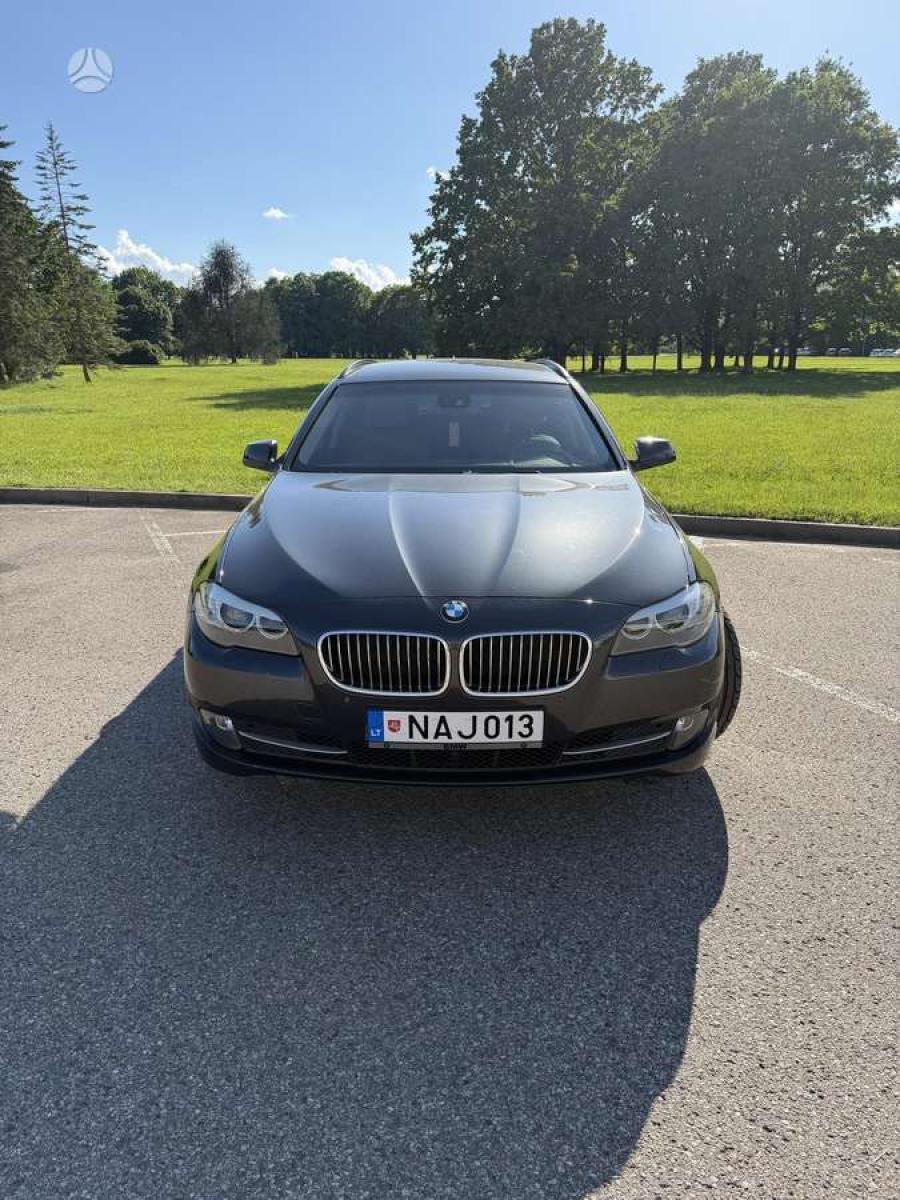 Grey BMW 520 2011 in Kaunas, with an engine capacity of 2.00 L and mileage of 313 thousand km for 8100 €, photo 1 on AUTOMOTO.COM.LV