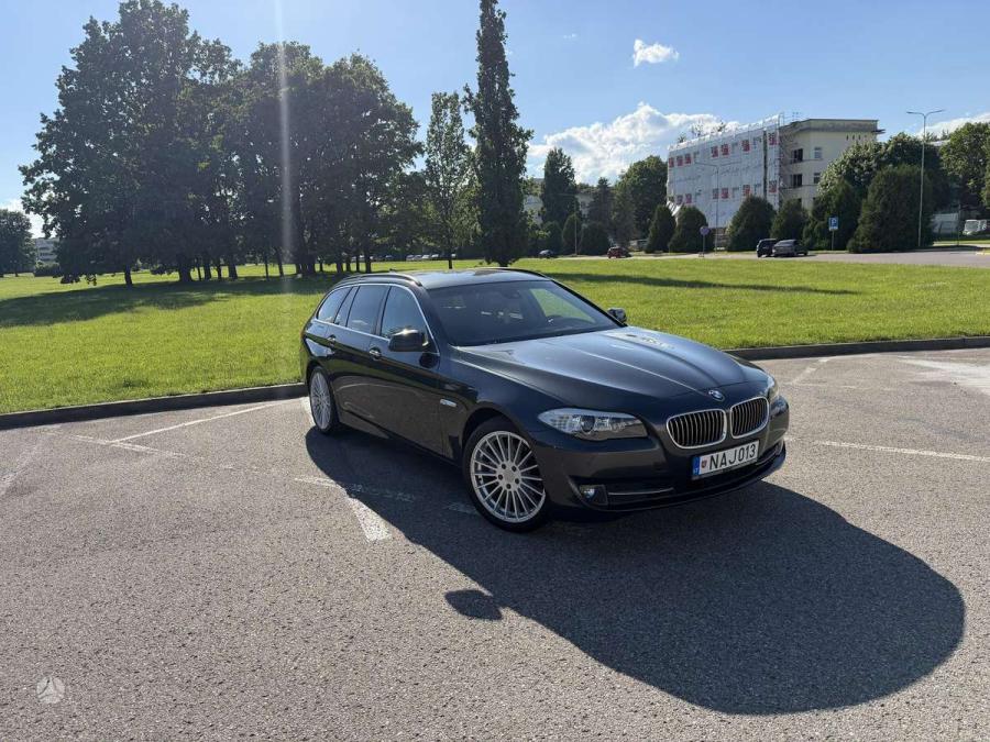 Grey BMW 520 2011 in Kaunas, with an engine capacity of 2.00 L and mileage of 313 thousand km for 8100 €, photo 3 on AUTOMOTO.COM.LV
