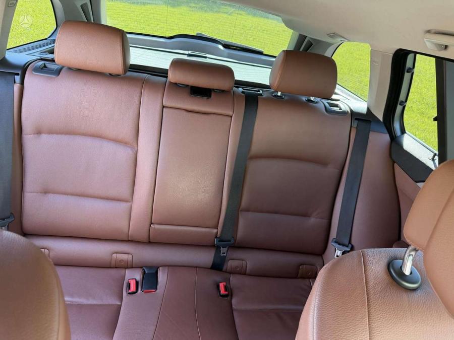 Grey BMW 520 2011 in Kaunas, with an engine capacity of 2.00 L and mileage of 313 thousand km for 8100 €, photo 10 on AUTOMOTO.COM.LV