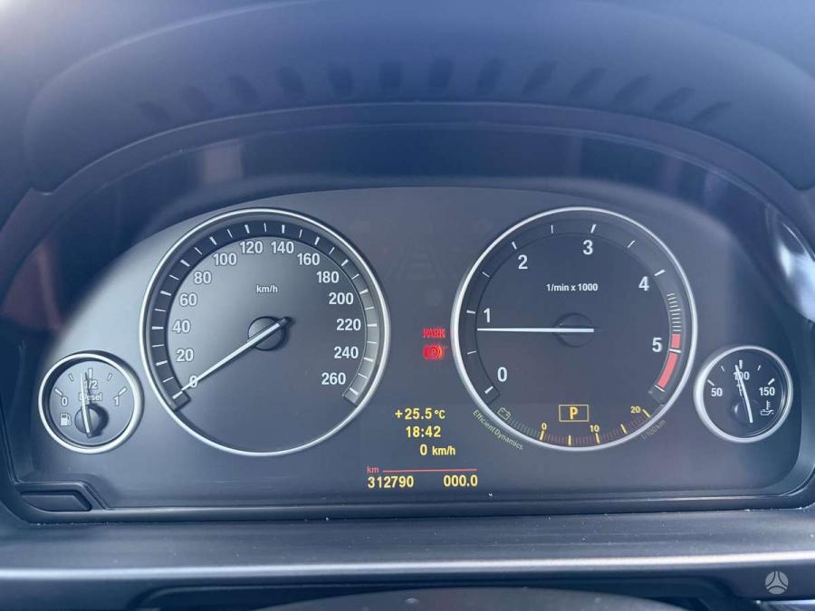 Grey BMW 520 2011 in Kaunas, with an engine capacity of 2.00 L and mileage of 313 thousand km for 8100 €, photo 13 on AUTOMOTO.COM.LV