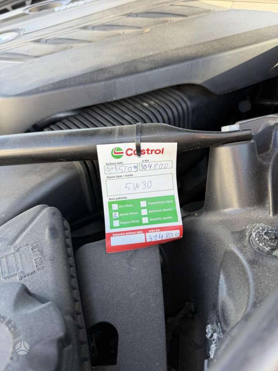 Grey BMW 520 2011 in Kaunas, with an engine capacity of 2.00 L and mileage of 313 thousand km for 8100 €, photo 15 on AUTOMOTO.COM.LV