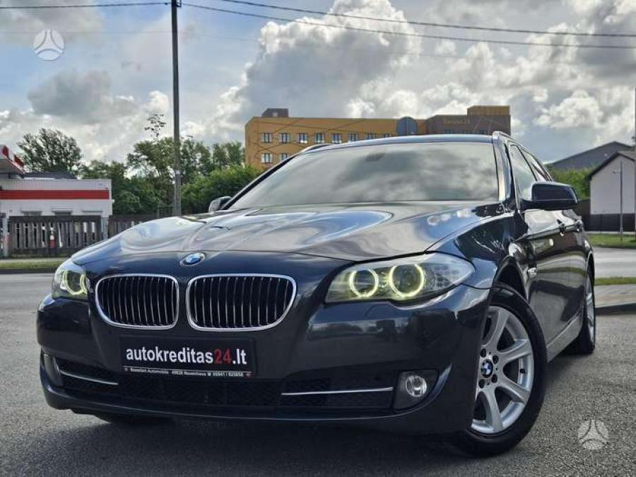 Grey BMW 520 2011 in Siauliai, with an engine capacity of 2.00 L and mileage of 269 thousand km for 7450 €, photo 1 on AUTOMOTO.COM.LV