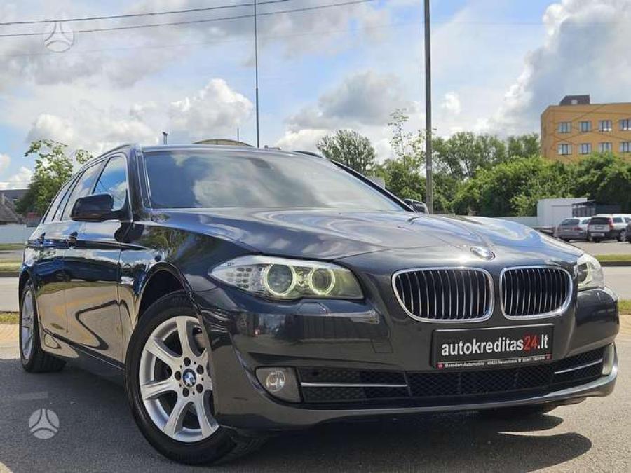Grey BMW 520 2011 in Siauliai, with an engine capacity of 2.00 L and mileage of 269 thousand km for 7450 €, photo 4 on AUTOMOTO.COM.LV