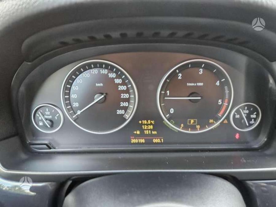 Grey BMW 520 2011 in Siauliai, with an engine capacity of 2.00 L and mileage of 269 thousand km for 7450 €, photo 19 on AUTOMOTO.COM.LV