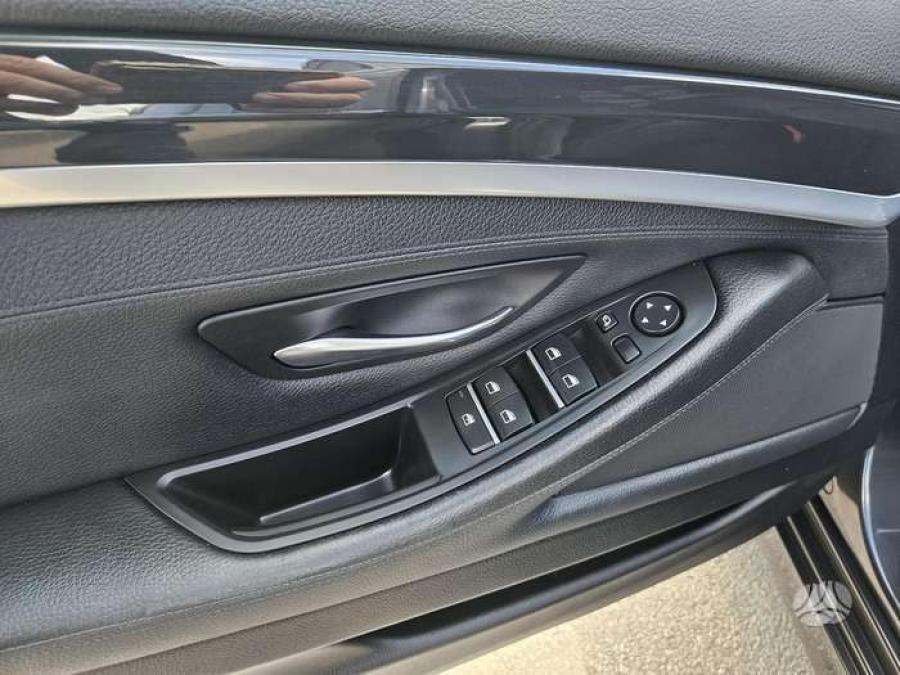 Grey BMW 520 2011 in Siauliai, with an engine capacity of 2.00 L and mileage of 269 thousand km for 7450 €, photo 21 on AUTOMOTO.COM.LV