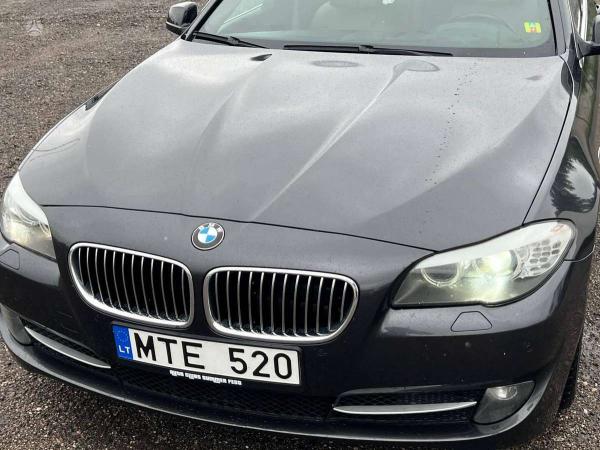 Grey BMW 520 2011 in Panevezys, with an engine capacity of 2.00 L and mileage of 330 thousand km for 7500 €, photo 1 on AUTOMOTO.COM.LV