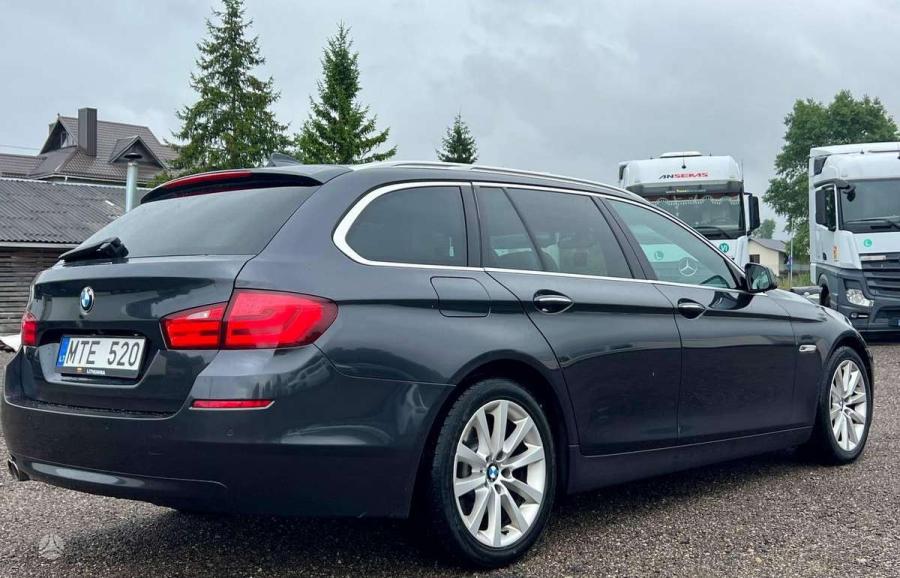 Pelēks BMW 520 2011 Panevēža, ar dzinēja tilpumu 2.00 L un nobraukumu 330 tūkst. km par 7500 €, foto 5 vietnē AUTOMOTO.COM.LV